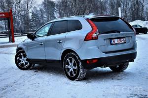 Grey Volvo XC60 2011 in Riga, with an engine capacity of 2.40 L and mileage of 240 thousand km for 10790 €, photo 4 on AUTOMOTO.COM.LV