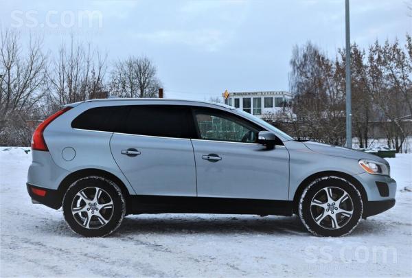 Pelēks Volvo XC60 2011 Rīga, ar dzinēja tilpumu 2.40 L un nobraukumu 240 tūkst. km par 10790 €, foto 6 vietnē AUTOMOTO.COM.LV