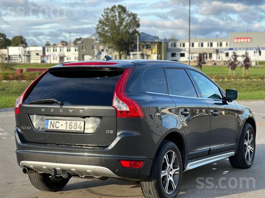 Grey Volvo XC60 2011 in Rezekne, with an engine capacity of 2.00 L and mileage of 264 thousand km for 7800 €, photo 5 on AUTOMOTO.COM.LV