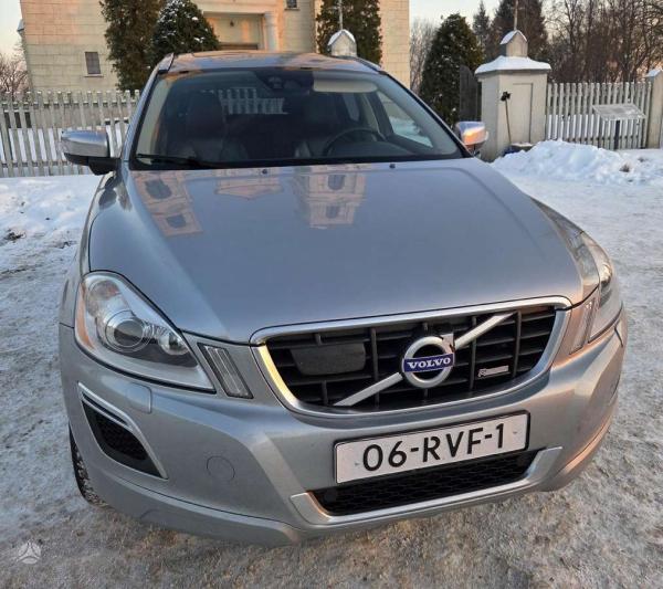 Grey Volvo XC60 2011 in Kaunas, with an engine capacity of 2.00 L and mileage of 230 thousand km for 10700 €, photo 2 on AUTOMOTO.COM.LV