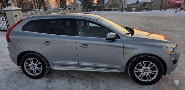 Grey Volvo XC60 2011 in Kaunas, with an engine capacity of 2.00 L and mileage of 230 thousand km for 10700 €, photo 4 on AUTOMOTO.COM.LV