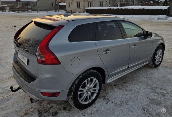 Grey Volvo XC60 2011 in Kaunas, with an engine capacity of 2.00 L and mileage of 230 thousand km for 10700 €, photo 5 on AUTOMOTO.COM.LV