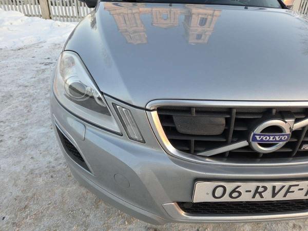 Grey Volvo XC60 2011 in Kaunas, with an engine capacity of 2.00 L and mileage of 230 thousand km for 10700 €, photo 8 on AUTOMOTO.COM.LV