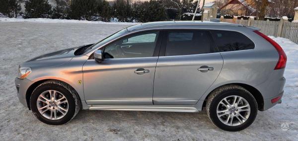 Grey Volvo XC60 2011 in Kaunas, with an engine capacity of 2.00 L and mileage of 230 thousand km for 10700 €, photo 10 on AUTOMOTO.COM.LV