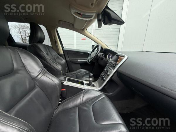 Pelēks Volvo XC60 2011 Rīga, ar dzinēja tilpumu 2.00 L un nobraukumu 0 tūkst. km par 7300 €, foto 8 vietnē AUTOMOTO.COM.LV