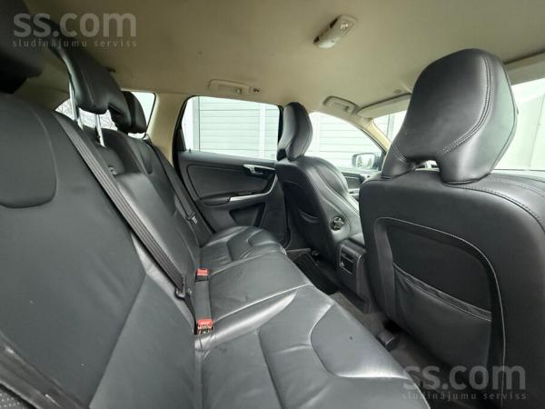 Pelēks Volvo XC60 2011 Rīga, ar dzinēja tilpumu 2.00 L un nobraukumu 0 tūkst. km par 7300 €, foto 9 vietnē AUTOMOTO.COM.LV
