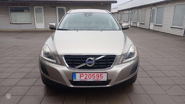 Grey Volvo XC60 2011 in Vilnius, with an engine capacity of 2.40 L and mileage of 300 thousand km for 7400 €, photo 2 on AUTOMOTO.COM.LV