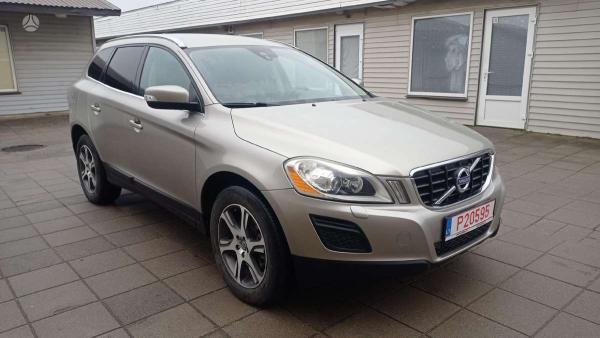 Grey Volvo XC60 2011 in Vilnius, with an engine capacity of 2.40 L and mileage of 300 thousand km for 7400 €, photo 3 on AUTOMOTO.COM.LV