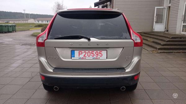 Grey Volvo XC60 2011 in Vilnius, with an engine capacity of 2.40 L and mileage of 300 thousand km for 7400 €, photo 5 on AUTOMOTO.COM.LV