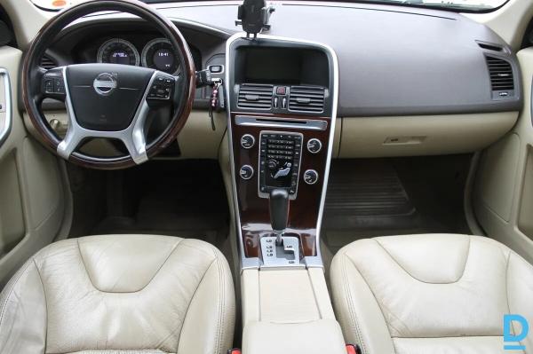 Pelēks Volvo XC60 2011 Rīga, ar dzinēja tilpumu 2.40 L un nobraukumu 258 tūkst. km par 7650 €, foto 9 vietnē AUTOMOTO.COM.LV