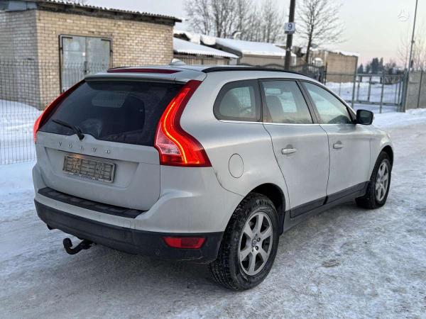 Pelēks Volvo XC60 2011 Tauragė, ar dzinēja tilpumu 2.00 L un nobraukumu 249 tūkst. km par 6700 €, foto 3 vietnē AUTOMOTO.COM.LV