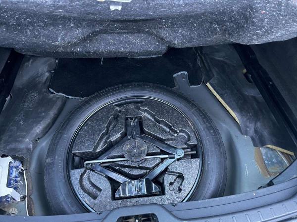 Pelēks Volvo XC60 2011 Kauņa, ar dzinēja tilpumu 2.40 L un nobraukumu 280 tūkst. km par 7450 €, foto 11 vietnē AUTOMOTO.COM.LV