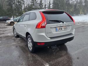 Pelēks Volvo XC60 2011 Viļņa, ar dzinēja tilpumu 2.00 L un nobraukumu 275 tūkst. km par 6666 €, foto 4 vietnē AUTOMOTO.COM.LV