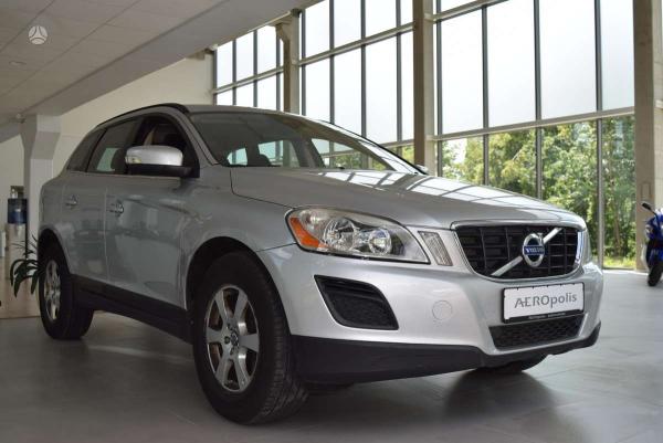Pelēks Volvo XC60 2011 Viļņa, ar dzinēja tilpumu 2.40 L un nobraukumu 273 tūkst. km par 8500 €, foto 3 vietnē AUTOMOTO.COM.LV