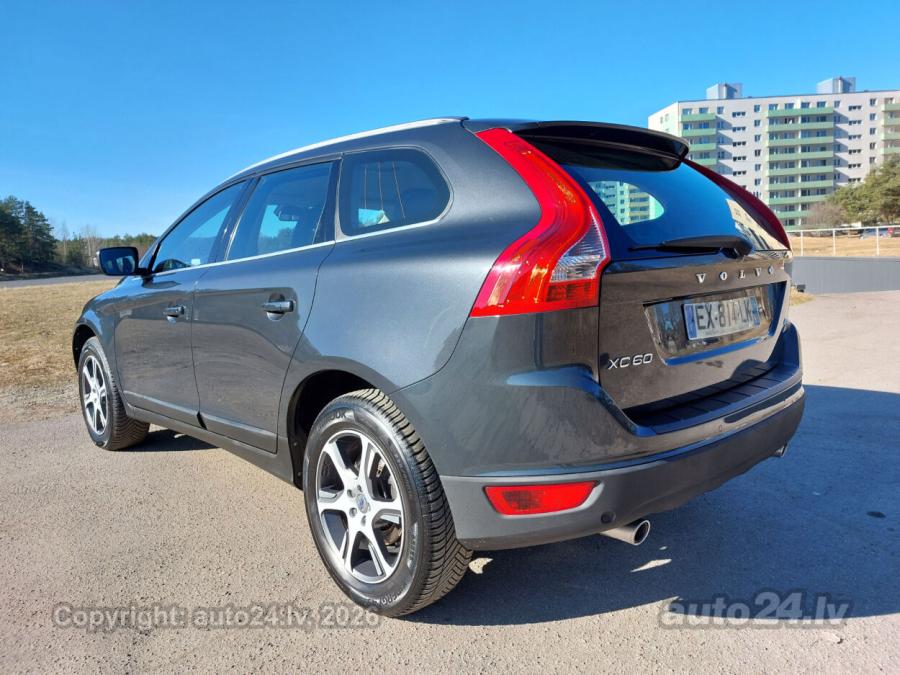 Pelēks Volvo XC60 2011 Tallina, ar dzinēja tilpumu 2.40 L un nobraukumu 195 tūkst. km par 8900 €, foto 16 vietnē AUTOMOTO.COM.LV