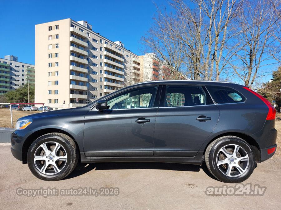 Pelēks Volvo XC60 2011 Tallina, ar dzinēja tilpumu 2.40 L un nobraukumu 195 tūkst. km par 8900 €, foto 17 vietnē AUTOMOTO.COM.LV