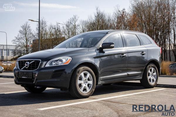 Pelēks Volvo XC60 2011 Kauņa, ar dzinēja tilpumu 2.00 L un nobraukumu 349 tūkst. km par 5600 €, foto 1 vietnē AUTOMOTO.COM.LV