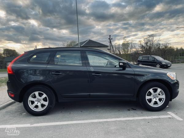 Grey Volvo XC60 2011 in Vilnius, with an engine capacity of 2.00 L and mileage of 215 thousand km for 7950 €, photo 4 on AUTOMOTO.COM.LV