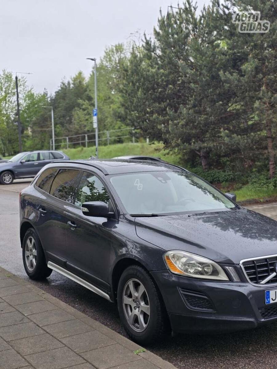 Grey Volvo XC60 2011 in Vilnius, with an engine capacity of 3.20 L and mileage of 293 thousand km for 5500 €, photo 1 on AUTOMOTO.COM.LV