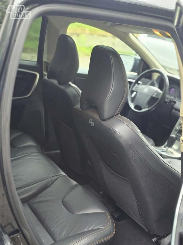 Grey Volvo XC60 2011 in Vilnius, with an engine capacity of 3.20 L and mileage of 293 thousand km for 5500 €, photo 7 on AUTOMOTO.COM.LV