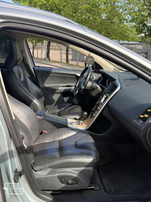 Grey Volvo XC60 2011 in Telschi, with an engine capacity of 3.00 L and mileage of 178 thousand km for 6800 €, photo 6 on AUTOMOTO.COM.LV