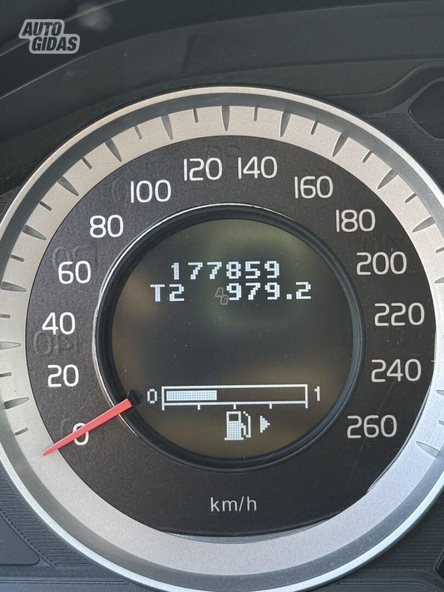 Grey Volvo XC60 2011 in Telschi, with an engine capacity of 3.00 L and mileage of 178 thousand km for 6800 €, photo 10 on AUTOMOTO.COM.LV