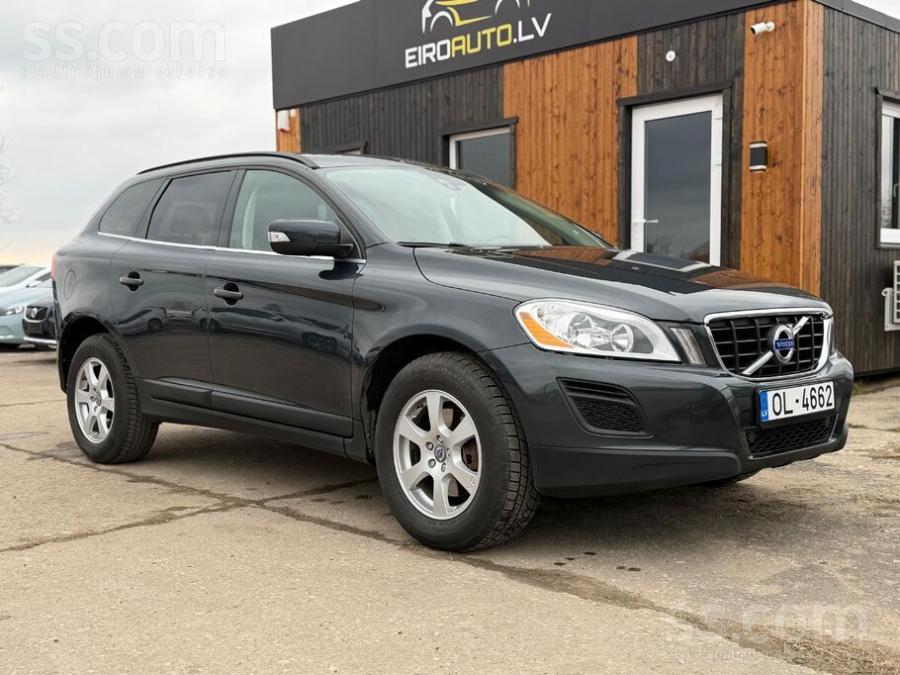 Pelēks Volvo XC60 2011 Rīga, ar dzinēja tilpumu 2.40 L un nobraukumu 255 tūkst. km par 10450 €, foto 1 vietnē AUTOMOTO.COM.LV