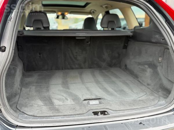 Pelēks Volvo XC60 2011 Rīga, ar dzinēja tilpumu 2.40 L un nobraukumu 255 tūkst. km par 10450 €, foto 9 vietnē AUTOMOTO.COM.LV