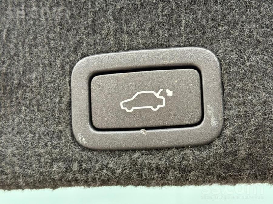 Pelēks Volvo XC60 2011 Rīga, ar dzinēja tilpumu 2.40 L un nobraukumu 255 tūkst. km par 10450 €, foto 22 vietnē AUTOMOTO.COM.LV
