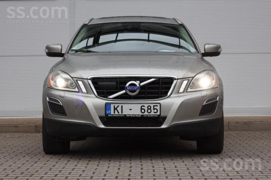 Grey Volvo XC60 2011 in Riga, with an engine capacity of 2.40 L and mileage of 0 thousand km for 6995 €, photo 3 on AUTOMOTO.COM.LV