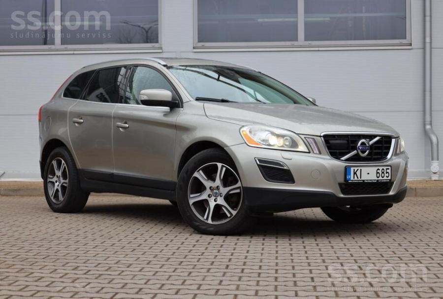 Grey Volvo XC60 2011 in Riga, with an engine capacity of 2.40 L and mileage of 0 thousand km for 6995 €, photo 4 on AUTOMOTO.COM.LV