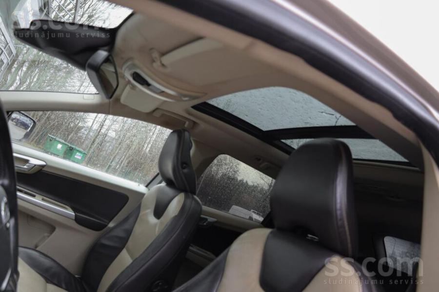 Grey Volvo XC60 2011 in Riga, with an engine capacity of 2.40 L and mileage of 0 thousand km for 6995 €, photo 11 on AUTOMOTO.COM.LV