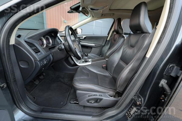 Grey Volvo XC60 2011 in Jelgava, with an engine capacity of 2.00 L and mileage of 0 thousand km for 9990 €, photo 7 on AUTOMOTO.COM.LV
