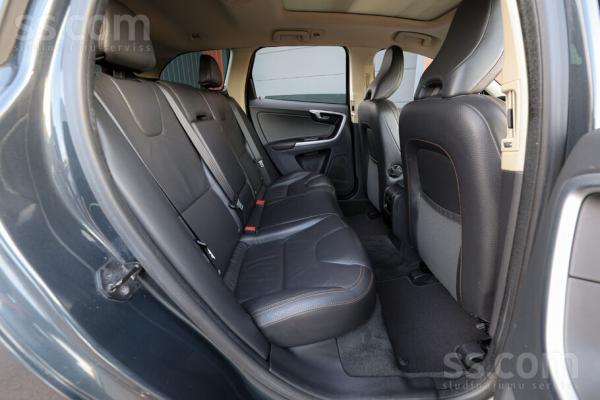 Grey Volvo XC60 2011 in Jelgava, with an engine capacity of 2.00 L and mileage of 0 thousand km for 9990 €, photo 10 on AUTOMOTO.COM.LV