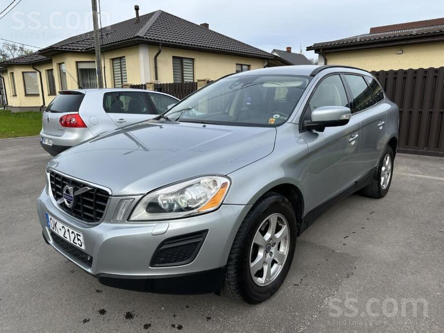 Pelēks Volvo XC60 2011 Daugavpils, ar dzinēja tilpumu 2.40 L un nobraukumu 260 tūkst. km par 7150 €, foto 1 vietnē AUTOMOTO.COM.LV
