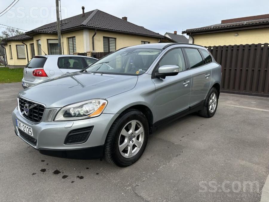 Pelēks Volvo XC60 2011 Daugavpils, ar dzinēja tilpumu 2.40 L un nobraukumu 260 tūkst. km par 7150 €, foto 9 vietnē AUTOMOTO.COM.LV