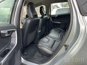 Pelēks Volvo XC60 2011 Daugavpils, ar dzinēja tilpumu 2.40 L un nobraukumu 260 tūkst. km par 7150 €, foto 18 vietnē AUTOMOTO.COM.LV
