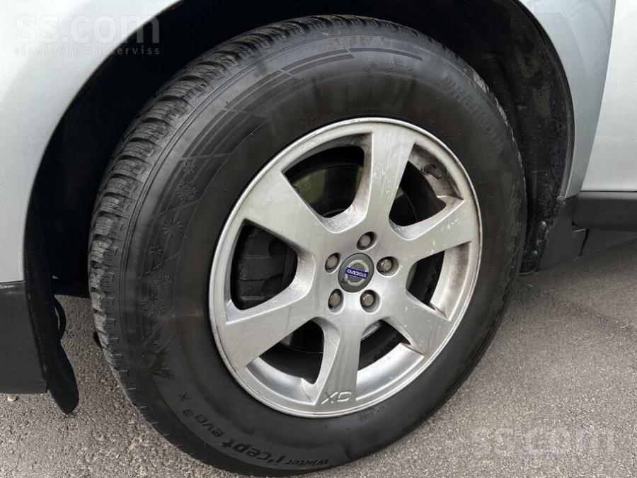 Pelēks Volvo XC60 2011 Daugavpils, ar dzinēja tilpumu 2.40 L un nobraukumu 260 tūkst. km par 7150 €, foto 29 vietnē AUTOMOTO.COM.LV