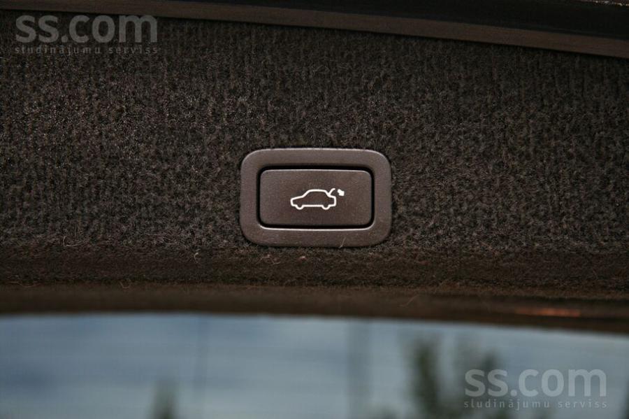 Pelēks Volvo XC60 2011 Tukums, ar dzinēja tilpumu 2.40 L un nobraukumu 347 tūkst. km par 8700 €, foto 12 vietnē AUTOMOTO.COM.LV