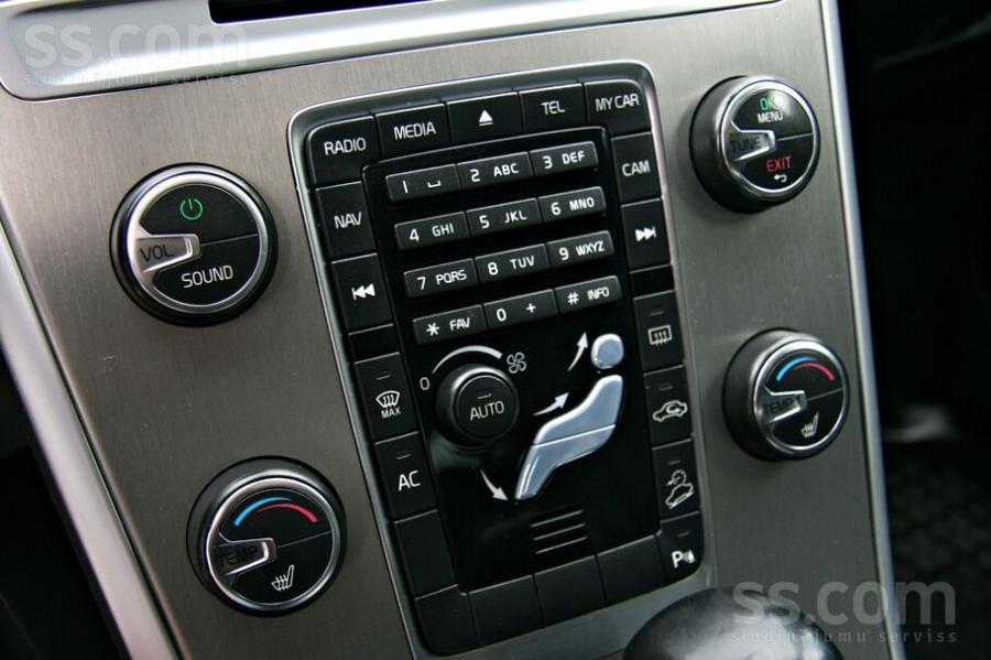 Pelēks Volvo XC60 2011 Tukums, ar dzinēja tilpumu 2.40 L un nobraukumu 347 tūkst. km par 8700 €, foto 14 vietnē AUTOMOTO.COM.LV