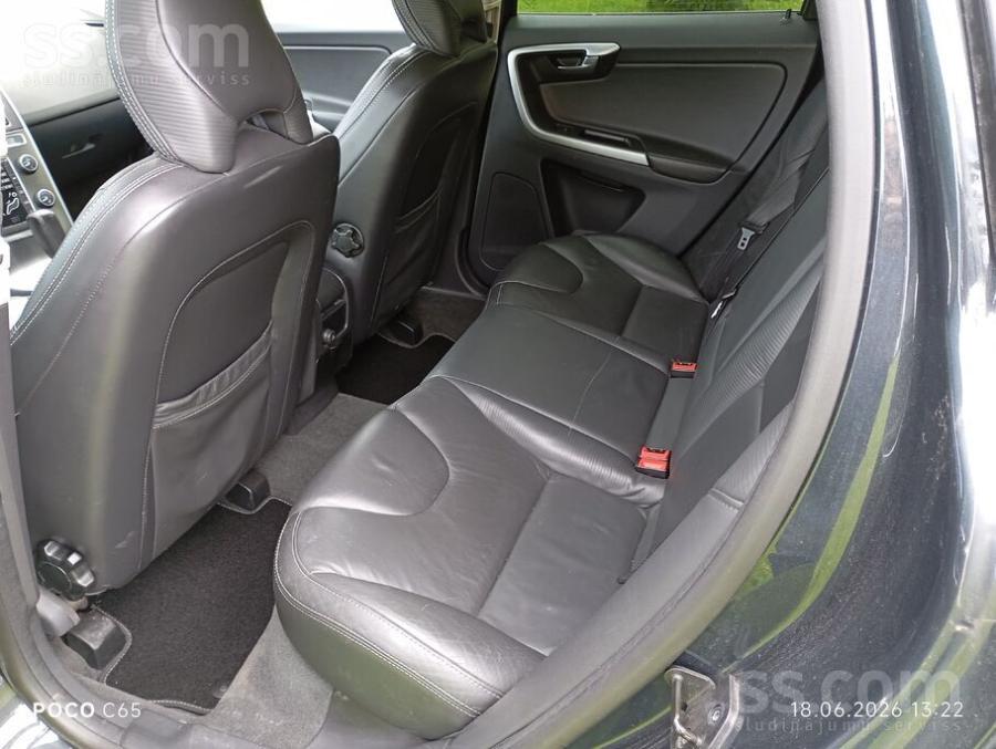 Pelēks Volvo XC60 2011 Bauska, ar dzinēja tilpumu 2.40 L un nobraukumu 267 tūkst. km par 9900 €, foto 8 vietnē AUTOMOTO.COM.LV