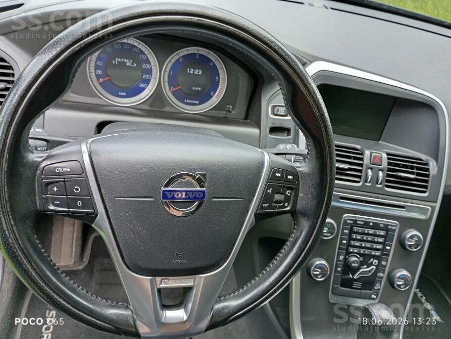 Pelēks Volvo XC60 2011 Bauska, ar dzinēja tilpumu 2.40 L un nobraukumu 267 tūkst. km par 9900 €, foto 12 vietnē AUTOMOTO.COM.LV