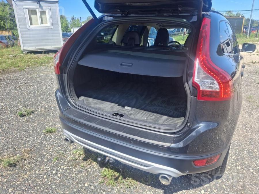 Grey Volvo XC60 2011 in Riga, with an engine capacity of 2.40 L and mileage of 292 thousand km for 9750 €, photo 11 on AUTOMOTO.COM.LV