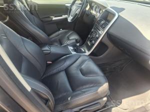 Grey Volvo XC60 2011 in Riga, with an engine capacity of 2.40 L and mileage of 292 thousand km for 9750 €, photo 14 on AUTOMOTO.COM.LV