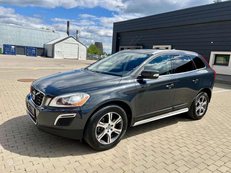 Pelēks Volvo XC60 2011 Kauņa, ar dzinēja tilpumu 2.40 L un nobraukumu 295 tūkst. km par 9499 €, foto 7 vietnē AUTOMOTO.COM.LV