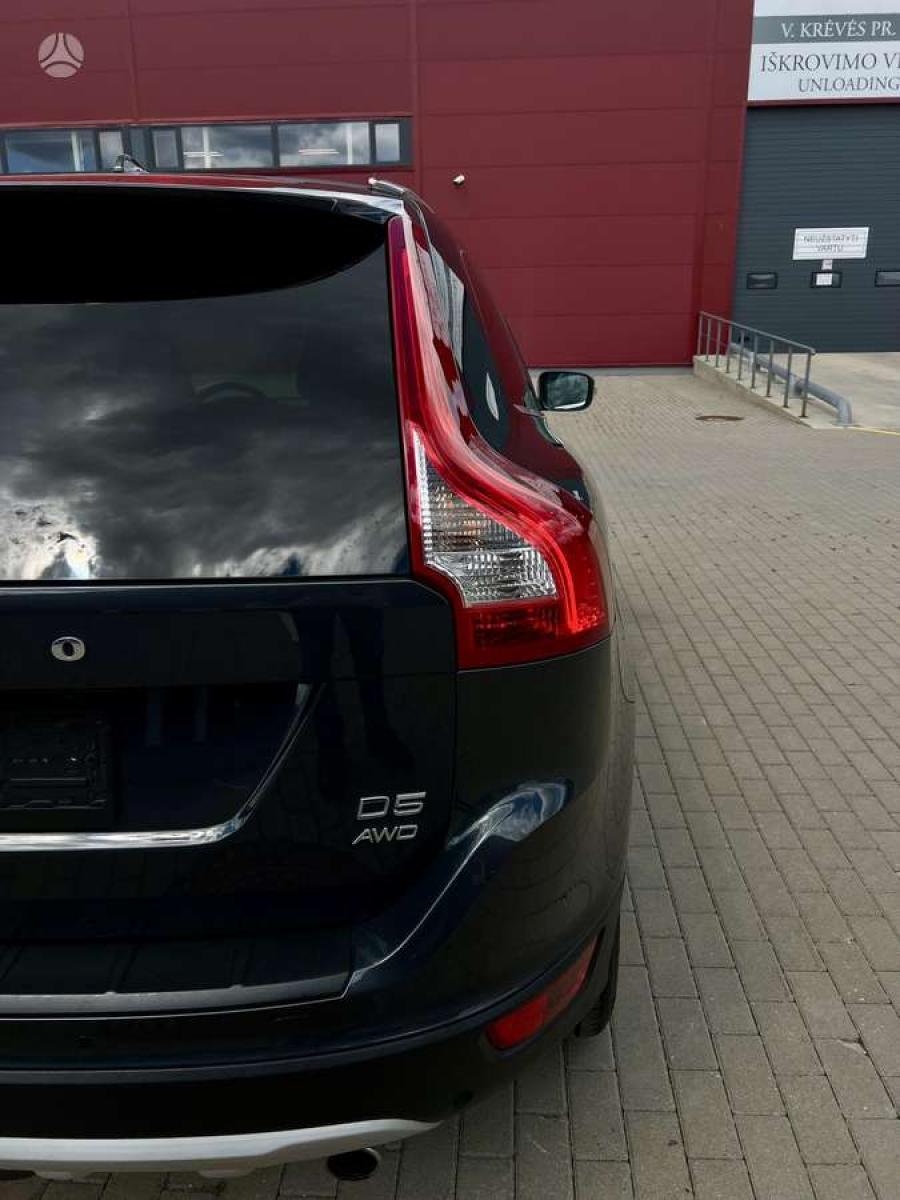Pelēks Volvo XC60 2011 Kauņa, ar dzinēja tilpumu 2.40 L un nobraukumu 295 tūkst. km par 9499 €, foto 14 vietnē AUTOMOTO.COM.LV