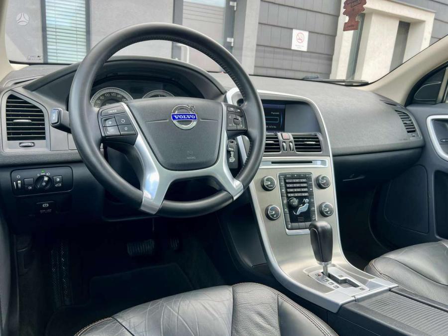 Pelēks Volvo XC60 2011 Kauņa, ar dzinēja tilpumu 2.40 L un nobraukumu 295 tūkst. km par 9499 €, foto 16 vietnē AUTOMOTO.COM.LV