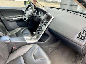 Pelēks Volvo XC60 2011 Kauņa, ar dzinēja tilpumu 2.40 L un nobraukumu 295 tūkst. km par 9499 €, foto 19 vietnē AUTOMOTO.COM.LV