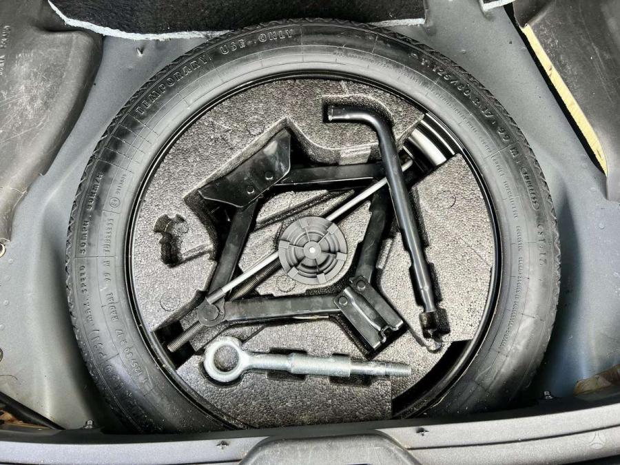 Pelēks Volvo XC60 2011 Kauņa, ar dzinēja tilpumu 2.40 L un nobraukumu 295 tūkst. km par 9499 €, foto 30 vietnē AUTOMOTO.COM.LV