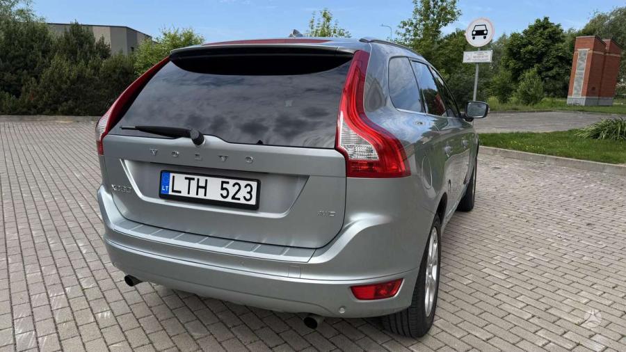 Grey Volvo XC60 2011 in Klaipeda, with an engine capacity of 3.19 L and mileage of 212 thousand km for 8990 €, photo 5 on AUTOMOTO.COM.LV